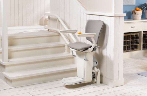 Montascale per anziani e disabili: per tutti i tipi di scale - Otolift